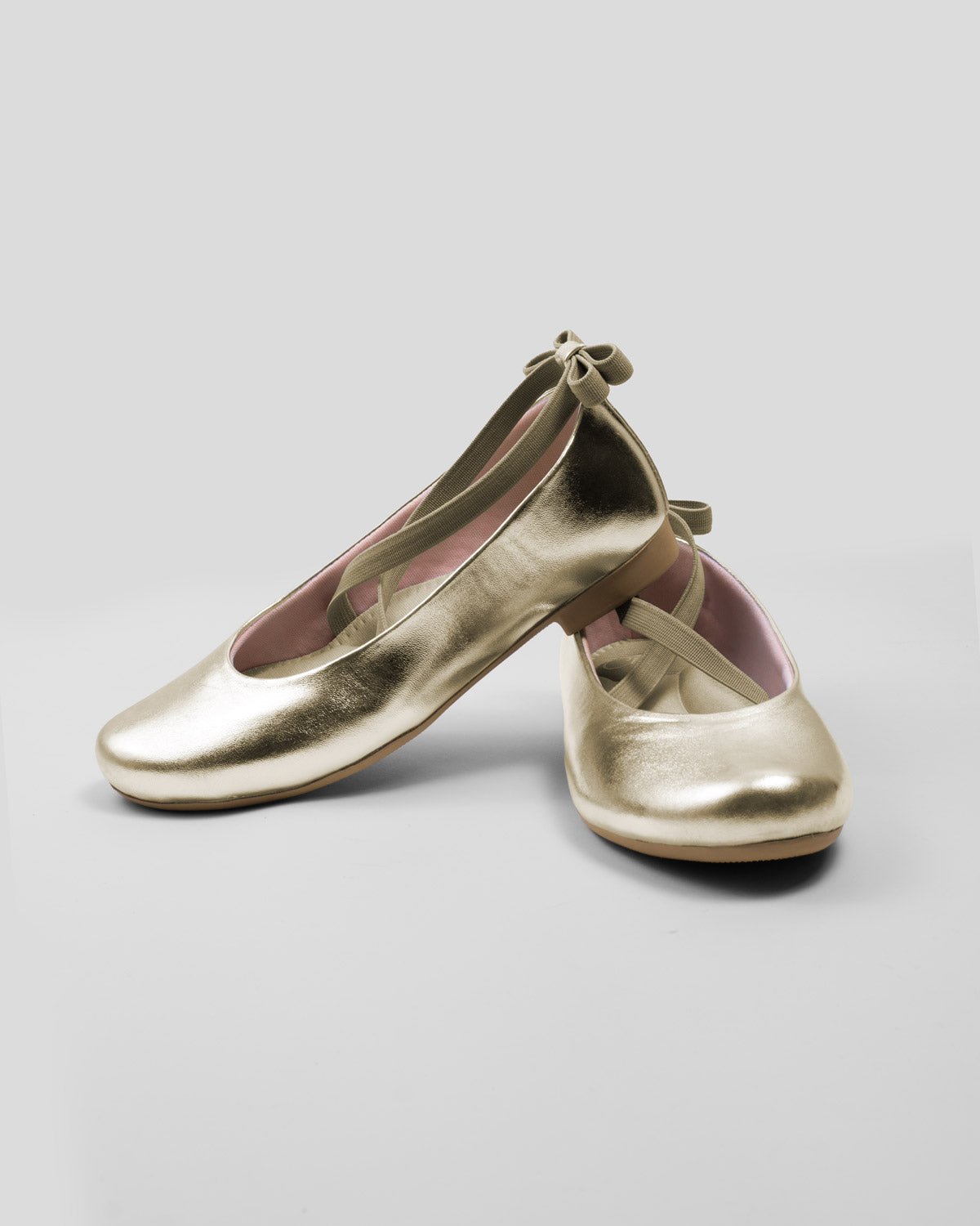 Baletas doradas con moñito para niñas – Cielito